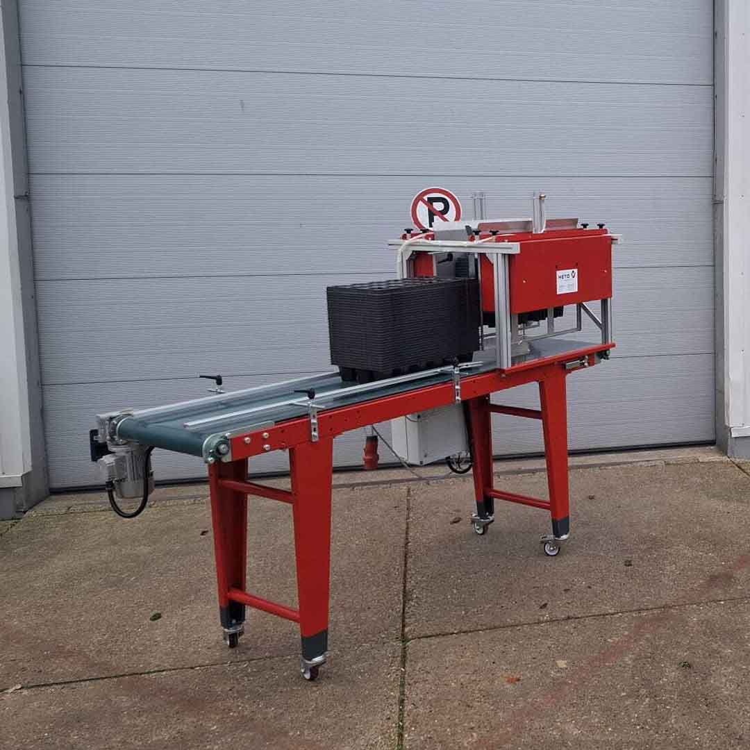 Universeller Tray-(Ent)Stapler komplett mit Zuführförderband – Heto-agro.de